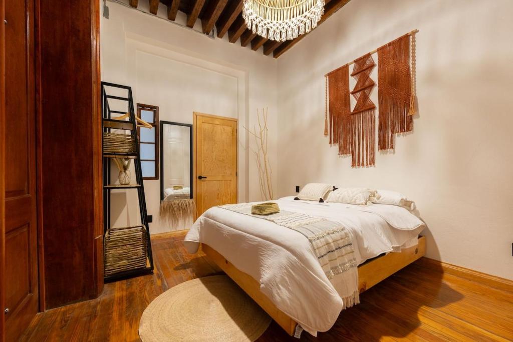 DH4 Splendid ROOM with amazing decoration in Downtown, Mexico City ...