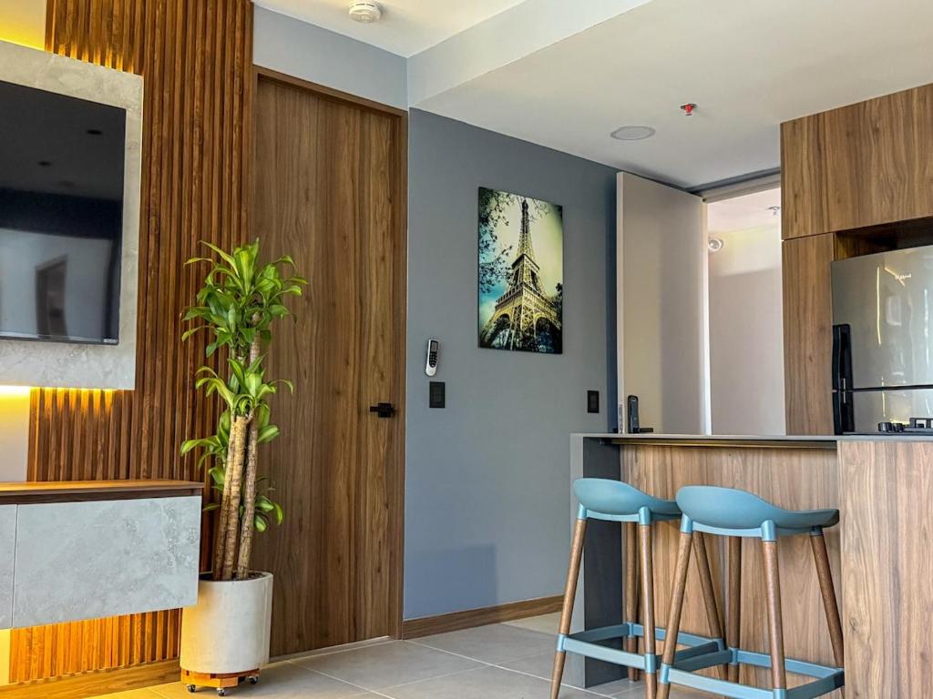 Luxury Poblado Apt Patio Bonito Brand New! Modern, Медельин (актуальные ...