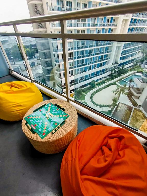 Azure Staycation with Pool View, Wifi and Netflix, Manila (updated ...