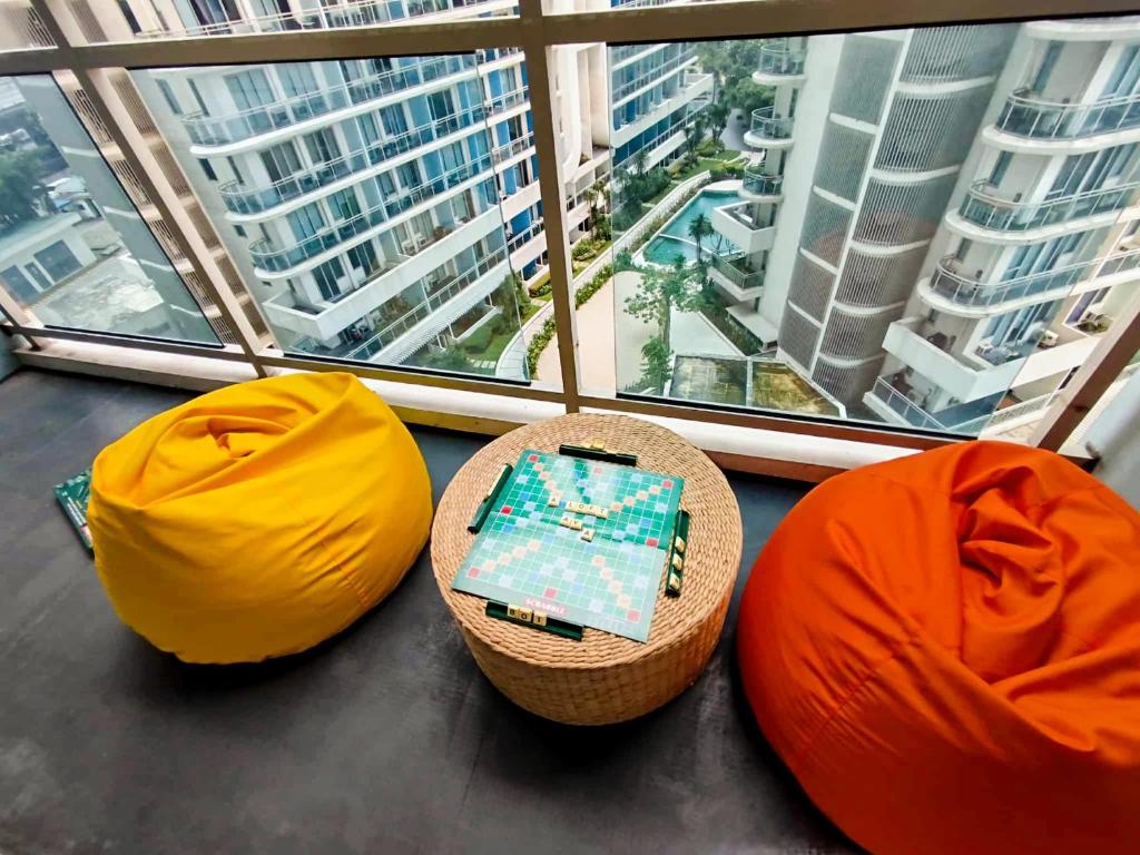 Azure Staycation with Pool View, Wifi and Netflix, Manila (precios ...