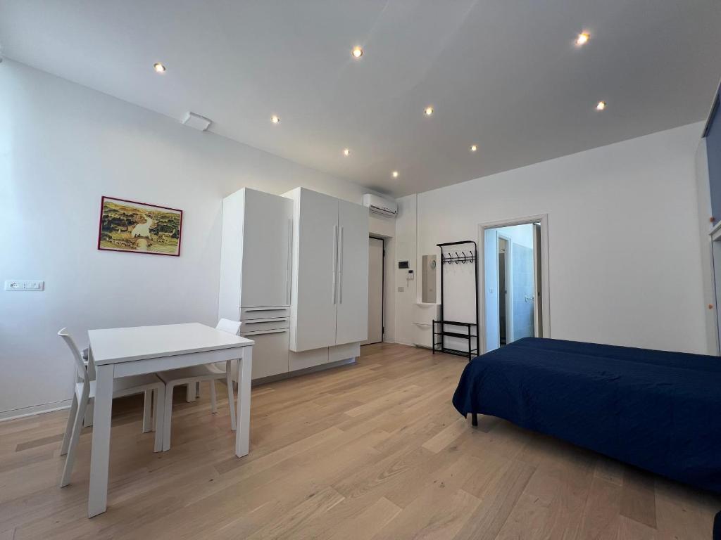 Cozy 1 Apartment - City Center Train Station, Trieste (precios ...