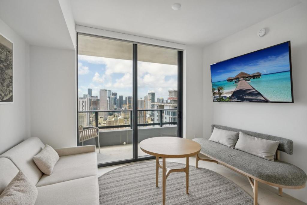 Skyline Escape - Modern 1BR High-Rise with Stunning Views, Miami ...