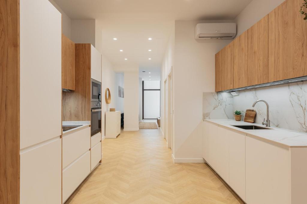 Comfort Stay for 7 pax - Terrace & Jacuzzi, Valencia (opdaterede priser ...