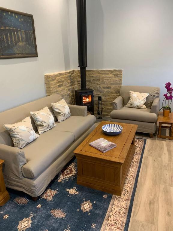 Lily Stable at The Old Farmhouse, Carterton (updated prices 2026)