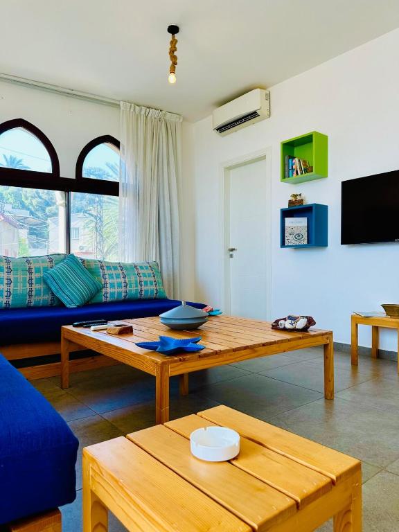 La Luna Luz 1BR Apt w Balcony by the Bahsa Sea, Batroûn (updated prices ...