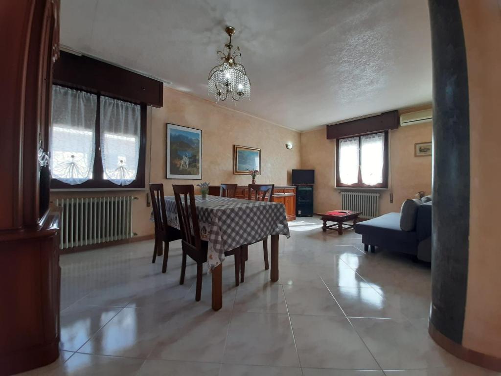 Sleeping Beauty, Chiari (updated prices 2025)