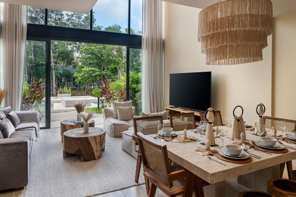luxury Mistiq Villa private pool and art, Tulum (updated prices 2026)
