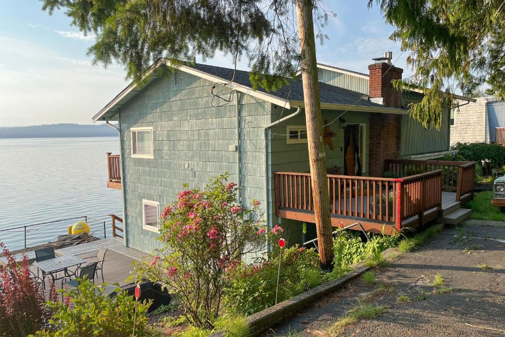 Hood Canal House, Shelton की (2026 के लिए अपडेट हुई कीमत)