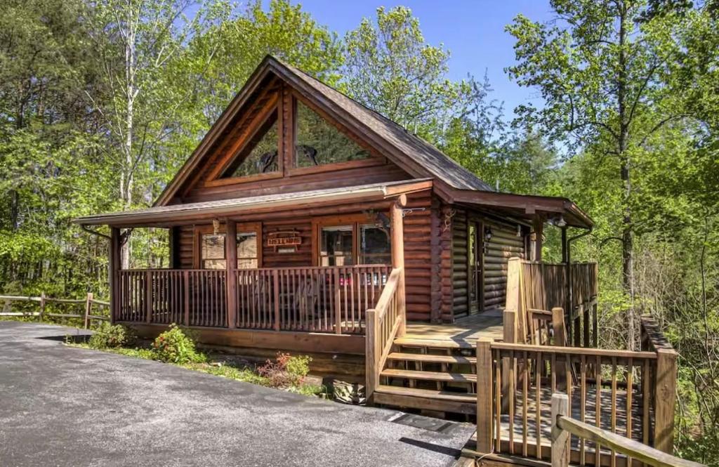 Best Value Cabin Hot Tub Arcade Close to Strip, Pigeon Forge ...