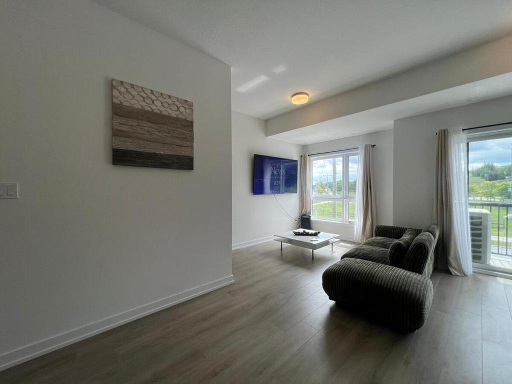 Stylish 2-Story Condo with Balcony, Kitchener (updated prices 2026)