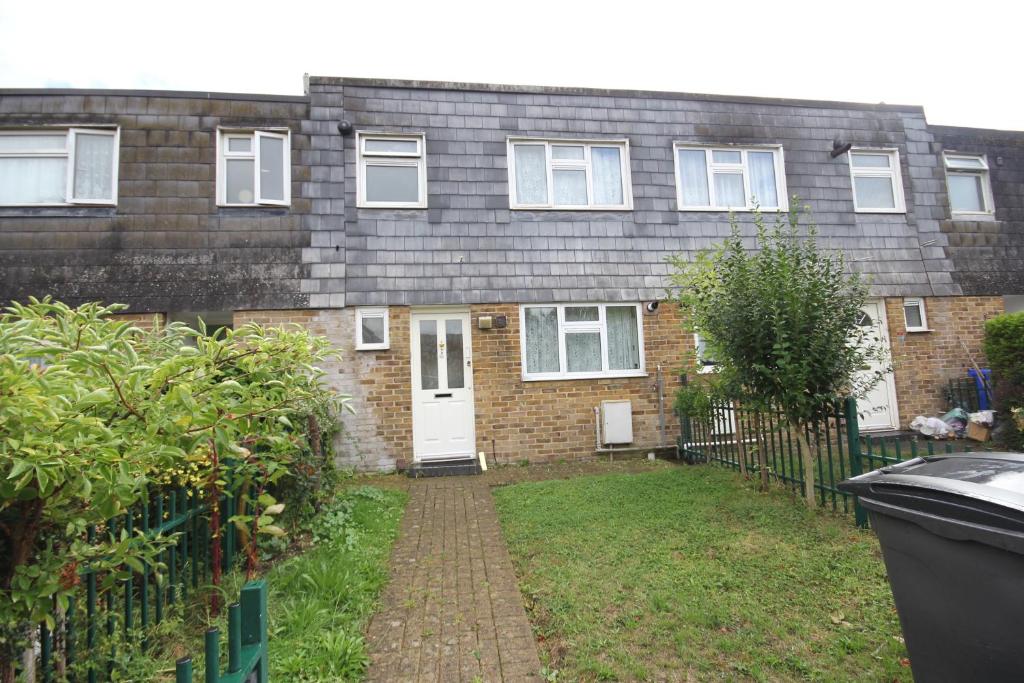 Greatfield Place, Hillingdon (updated prices 2026)