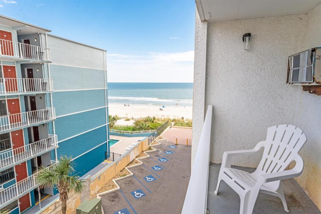 New Sea Mist Remodeled with Amazing Views w Pools, Myrtle Beach ...
