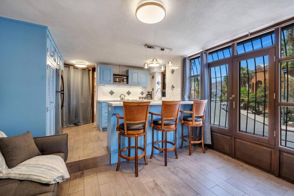 Medano Beach Marina Downtown Walkable, Cozy, Cabo San Lucas की (2026 के ...