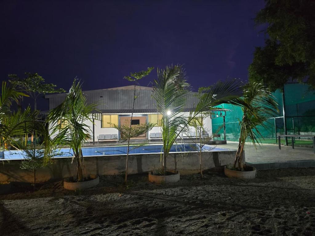 green zone farm house, Shāhābād (updated prices 2025)