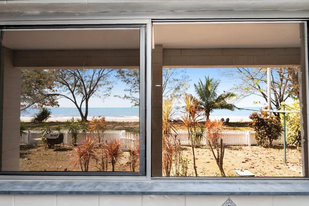 Beachfront Bliss at Saunders Beach, Saunders Beach (prezzi aggiornati ...