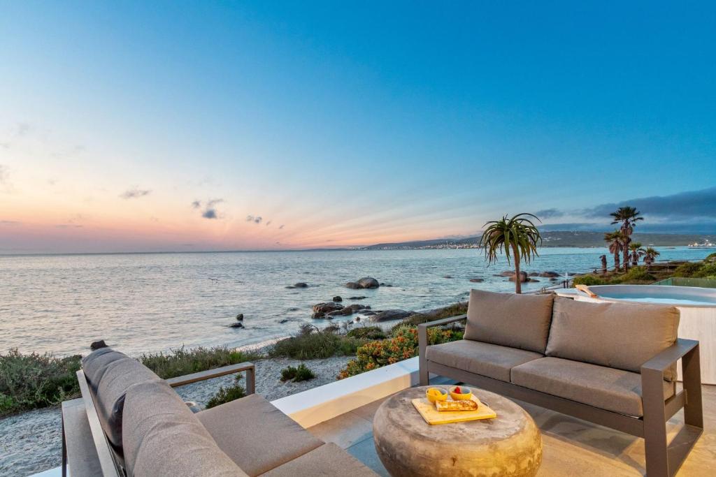 Shelley Point Beach Villa by Host Agents, Stompneusbaai (updated prices ...