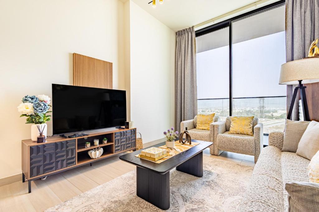 Luxury 1BR in Binghatti Onyx JVC with Pool, Gym & Balcony, 두바이 (2025년 ...