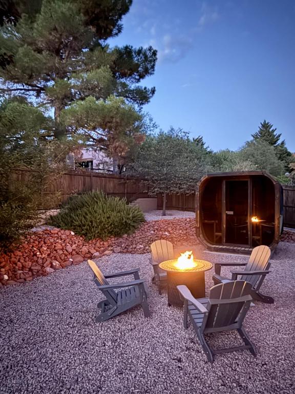Your Personal Wellness Oasis with Red Rock Views, Private Sauna and ...