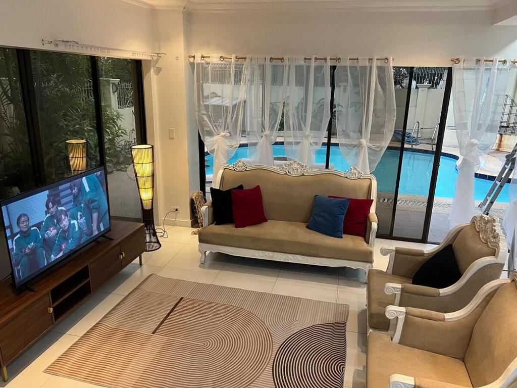 4BR Tipolo rest house with Pool Sauna billiards hockey, Cupang (updated ...
