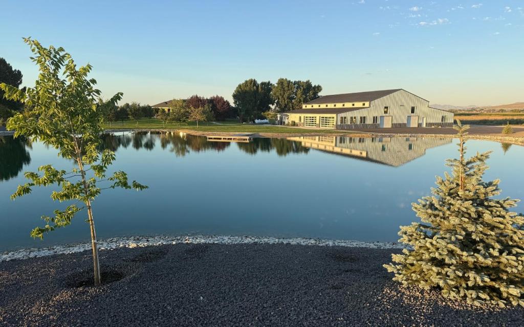 Utah Gathering Place-Indoor Pool and Private Pond, Garland (updated ...