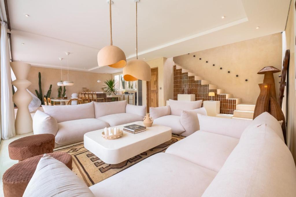 Villa Amara, Cala Nusa, Kaya - Spacious & Modern Villa in Balangan, Uluwatu (updated prices 2025)