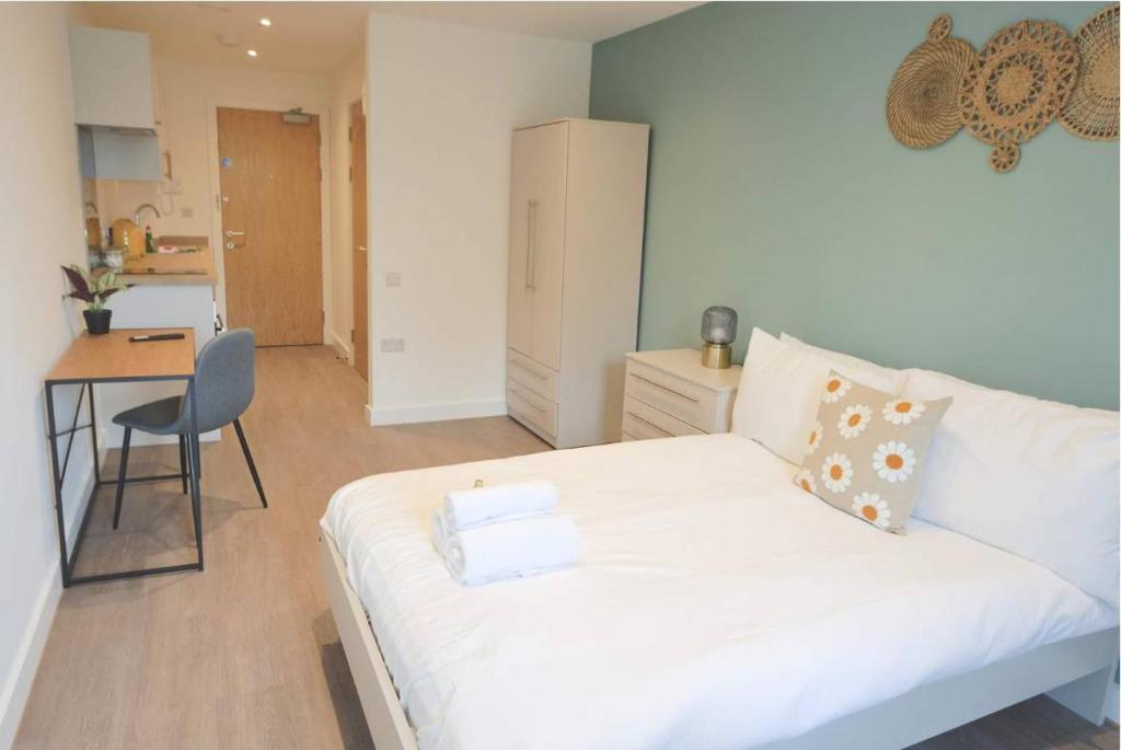 Redcross street studios 308, Bristol (updated prices 2026)