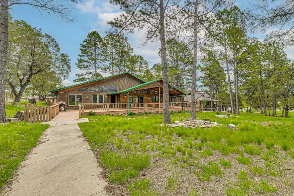 Hot Tub and Deck Home 1 Mi to Ruidoso River!, Ruidoso (prezzi ...