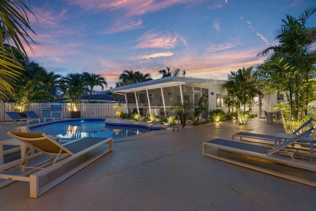 Together but with Privacy 3 Units and Private Pool, Fort Lauderdale ...