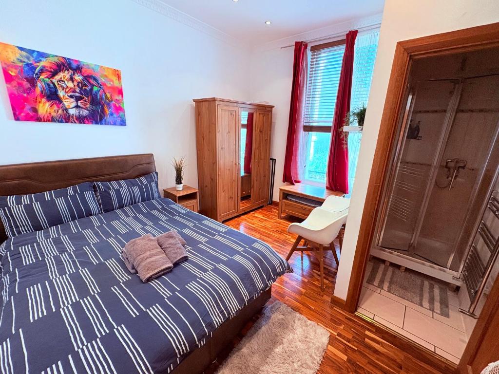 Superb affordable and very well located 3 bed flat for 6 people in ...