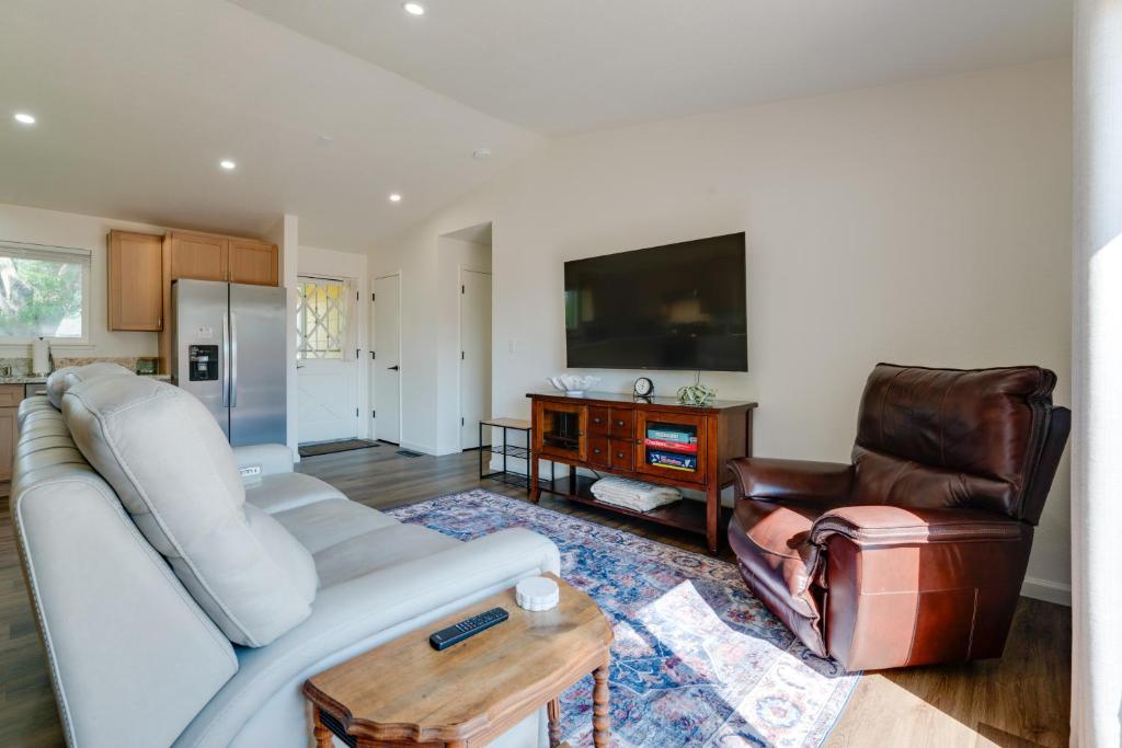 Quiet Home with Yard 2 Mi to Mall and Sparks Marina!, Sparks (precios ...