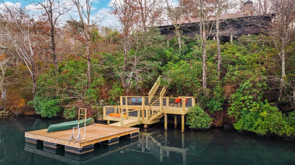 Lake Lahusage Front - Private Dock, Game Room, Mentone (precios ...