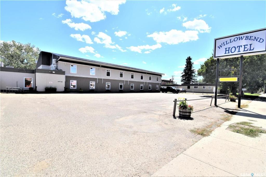 Willowbend Hotel, Maple Creek (updated prices 2026)