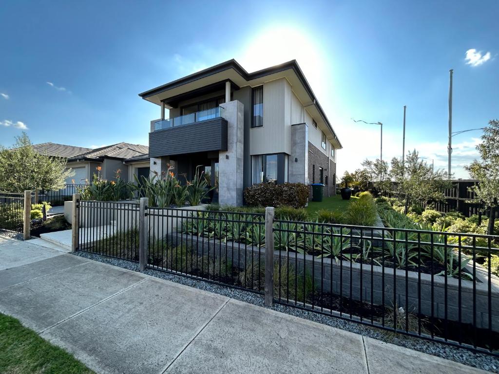 The Prospect Grand Suite in the west of Melbourne, Wyndham Vale ...