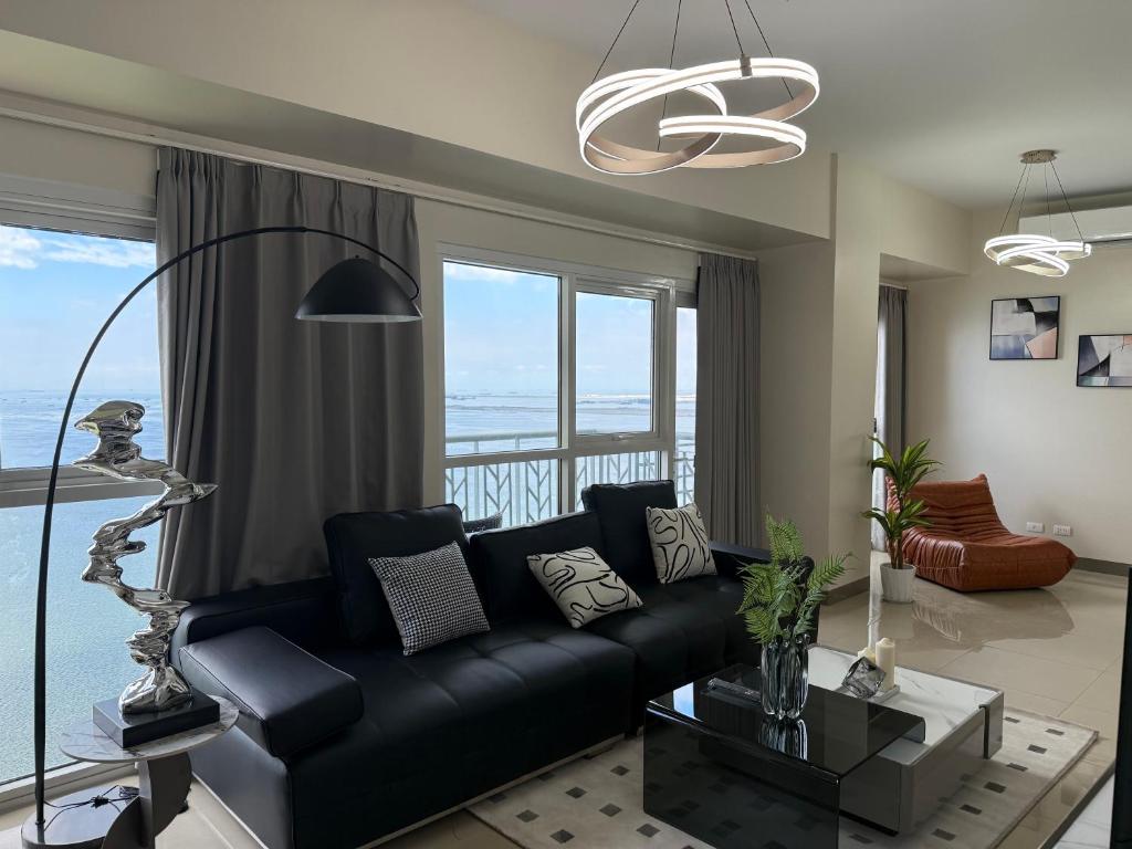 HomeMadeLuxury 3 Bedrooms Seaview Sunset View Near Manila Airports ...