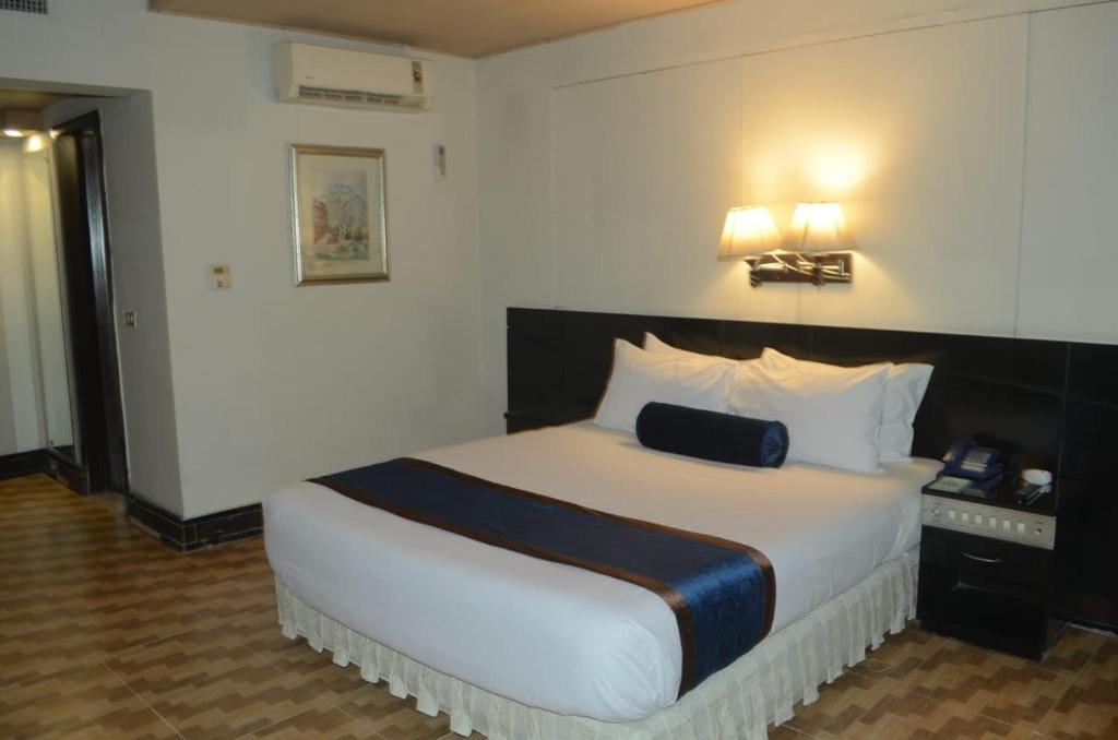 New Al-Safina Hotel, Láhaur (aktualizované ceny na rok 2025)