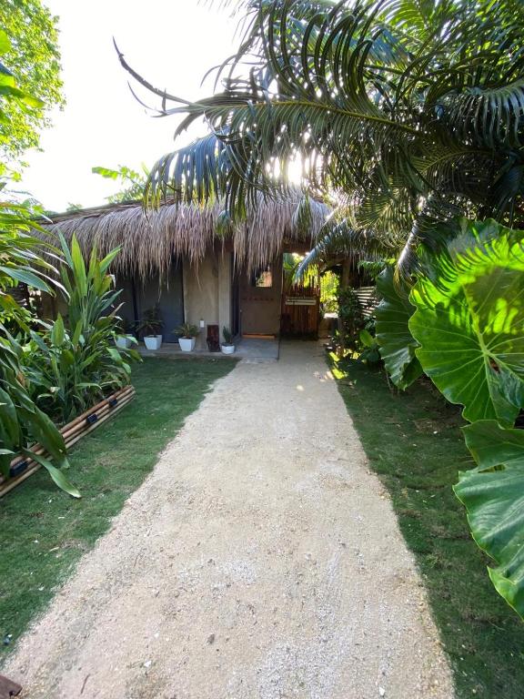 Small Private House, General Luna (aktualisierte Preise für 2026)