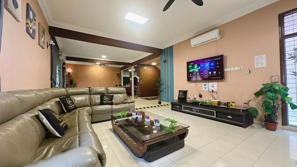 B04 Homestay in JB Town Party House 30PAX 6R6B, Johor Bahru (updated ...