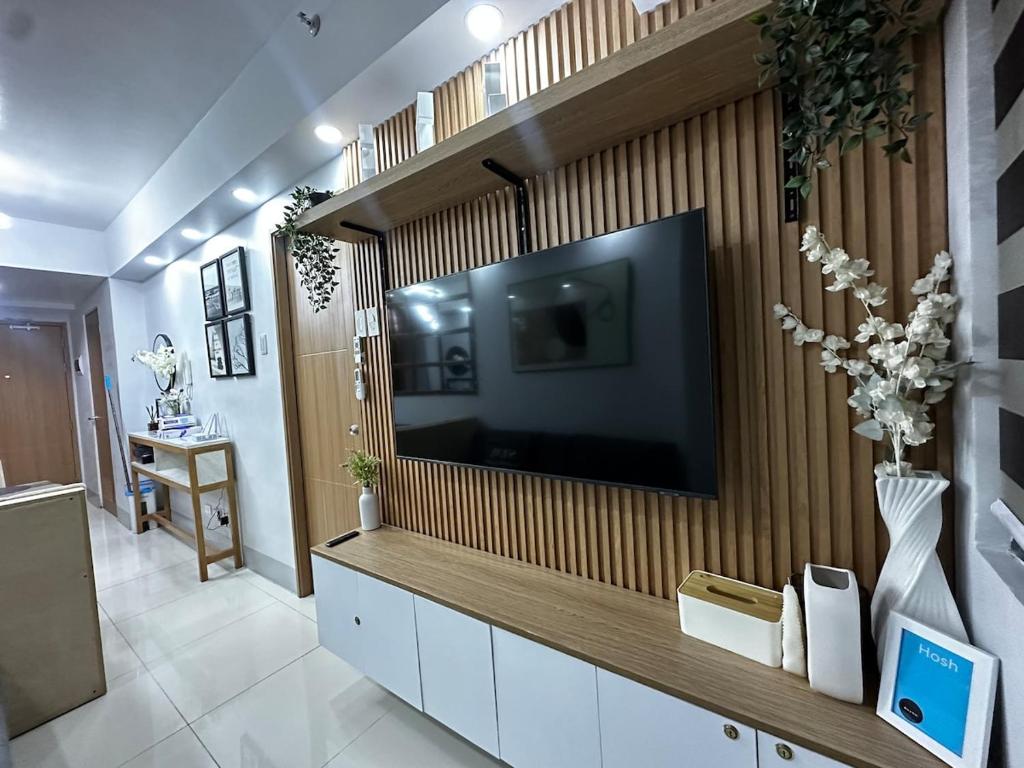 Shore 3 Residences with WiFi, Balcony, Pool, Manila (updated prices 2025)