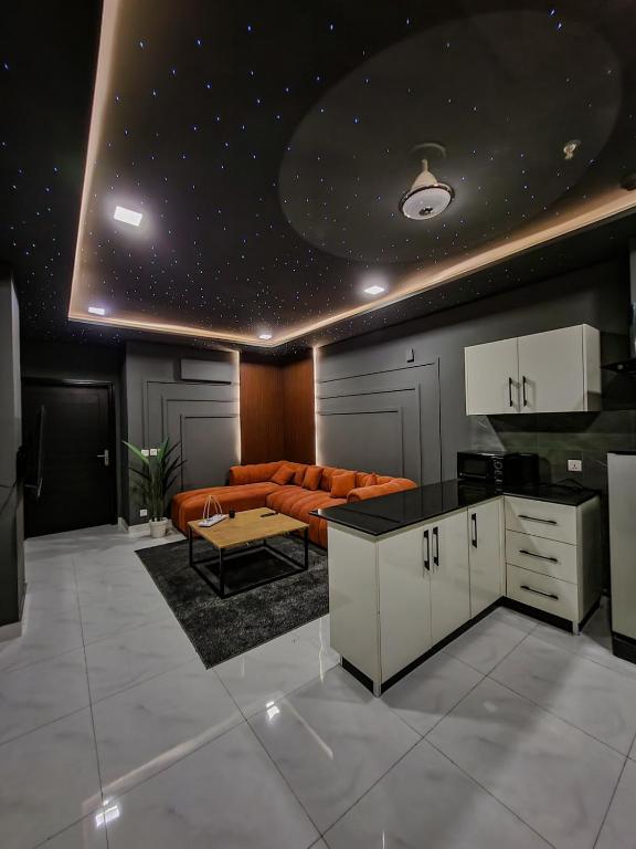 Luxury Dark themed 1BHK Starlit Lounge Lahore, Lahoras (atnaujintos 2026 m. kainos)