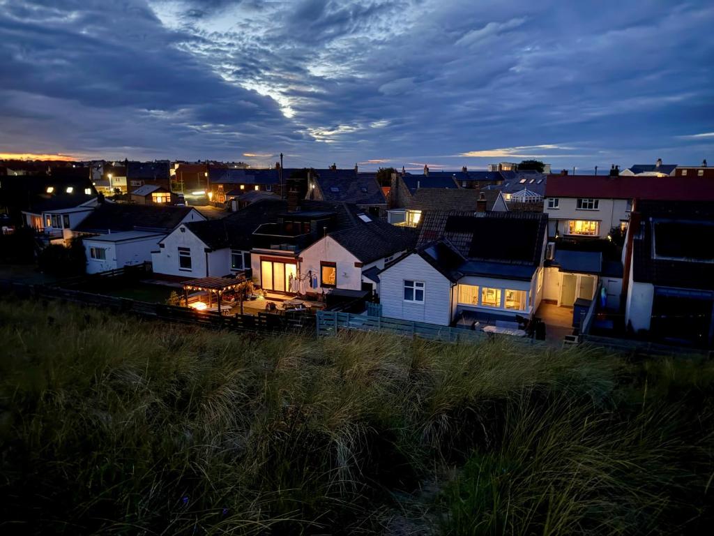Marram Cottage - Well Equipped, Cosy, Home from Home, Next to Beach ...
