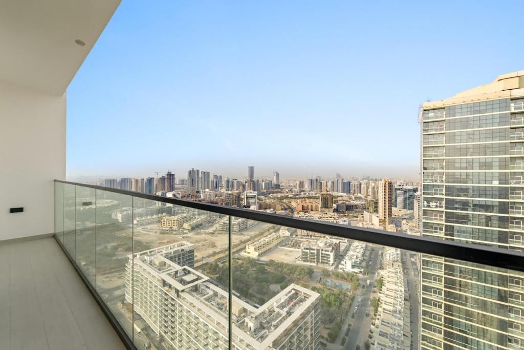 Stylish 2BR JVC with Pool, Gym Access, and City Skyline Views, Dubai ...
