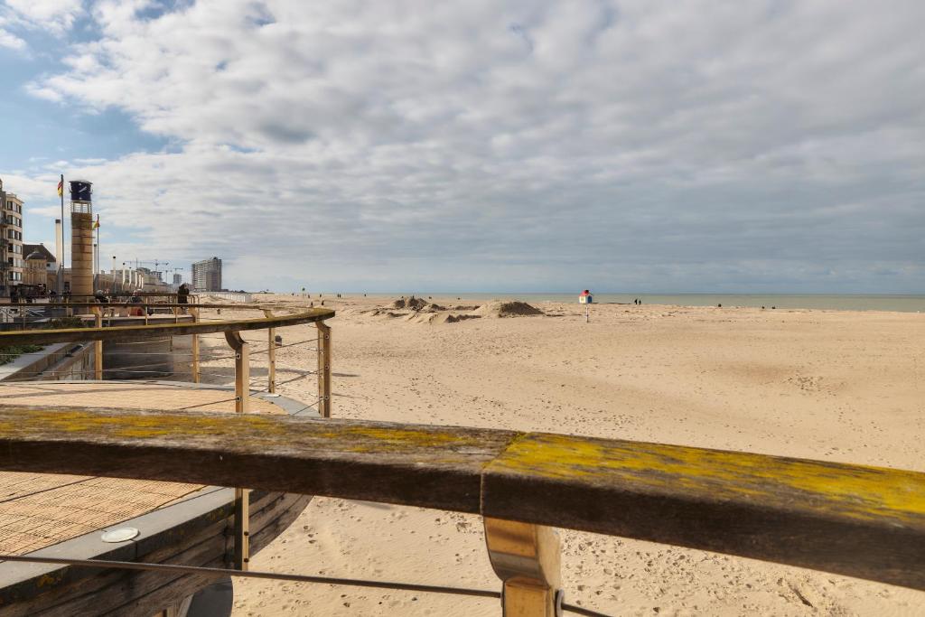LECOMTE - The Shorline Coastal Walks 63, Ostenda (prezzi aggiornati per ...