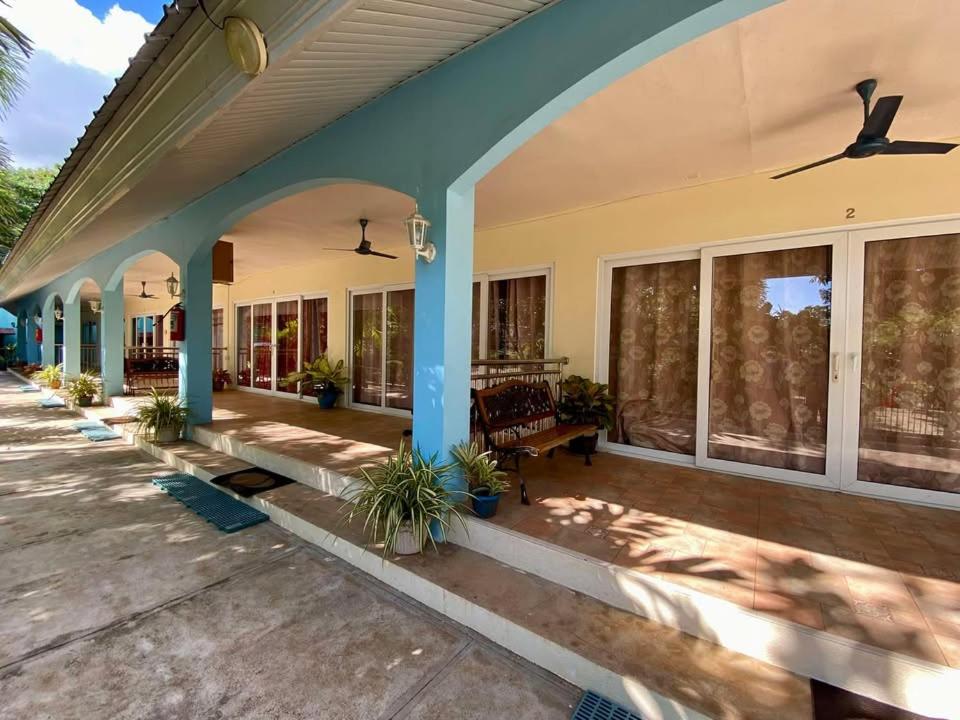 Camotes Seaside Tourist Inn - Camao Resort, San Francisco (оновлені ...