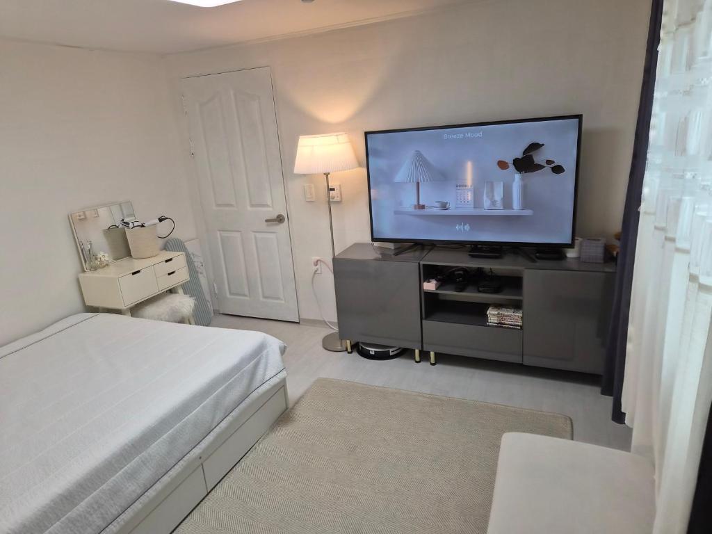 Sillim Danggok Station Full-Op Two Room, Seoul (aktualisierte Preise ...