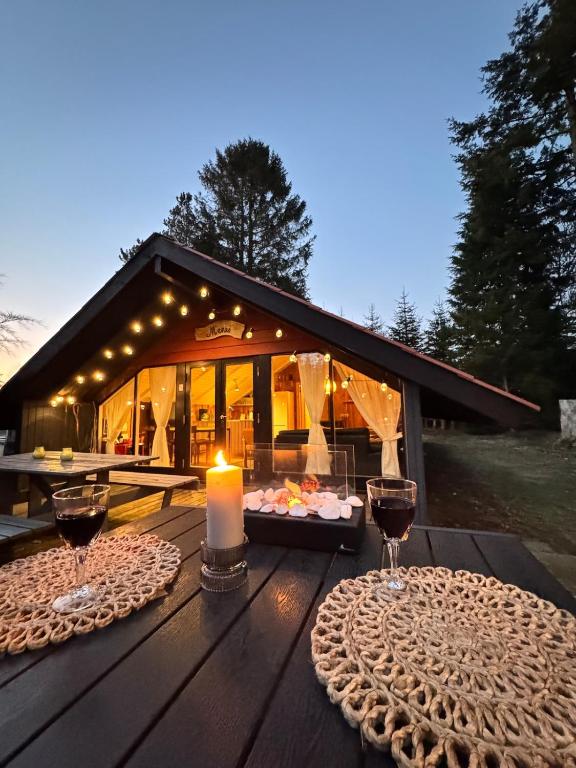 Unique forest cabin by lake near Legoland, ForestCabinDK, Ansager ...