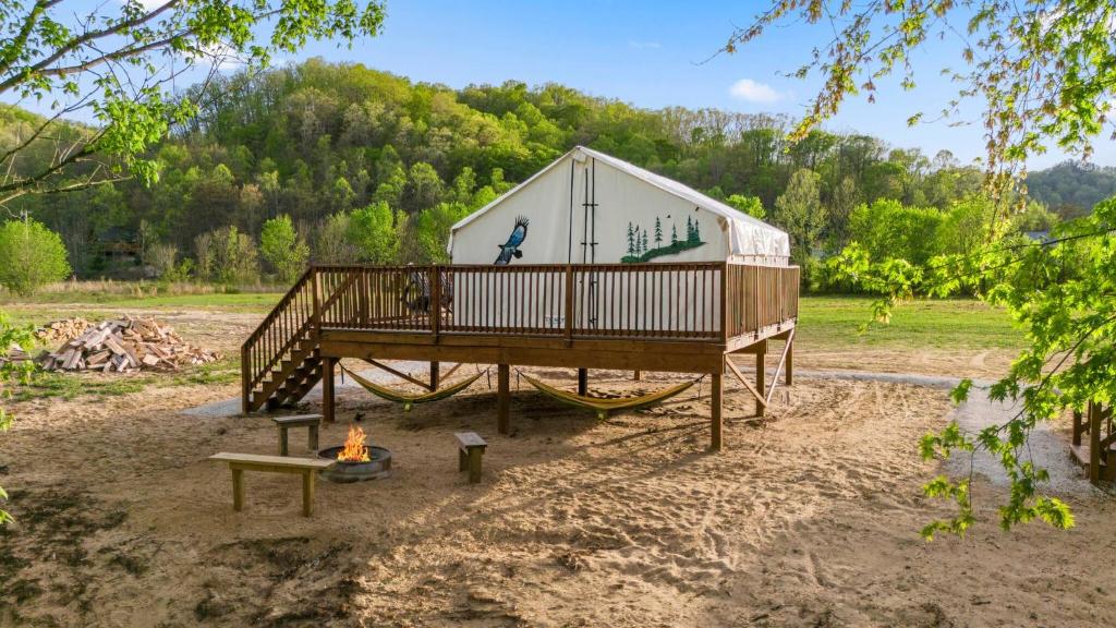 Glamping Tent/Red River Access/2 Queen Beds, Slade (uppdaterade priser ...