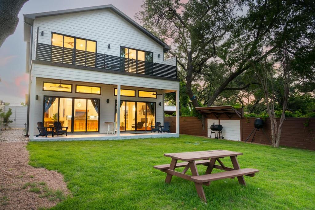 Backyard Lake House for Large Groups with Fire Pit and Gameroom, Canyon ...