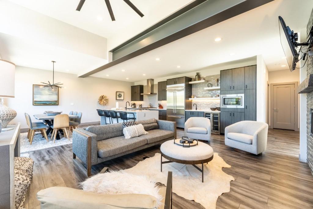 184 Caravelle Drive by Summit County Mountain Retreats, Snake River ...