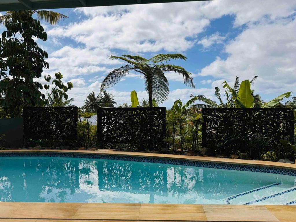 The Niu Haven - 5 Bdrm Home with Pool - A Kidsfirst Apartments Property ...