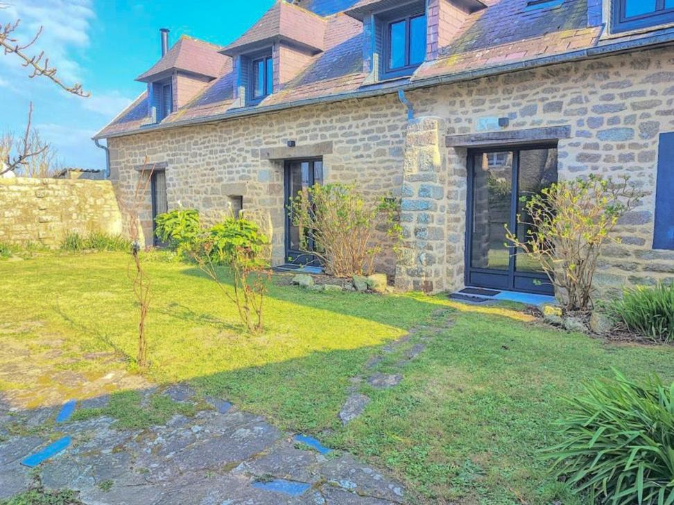 Fisherman's House 40M From Ocean In Kerity, Kérity (precios ...